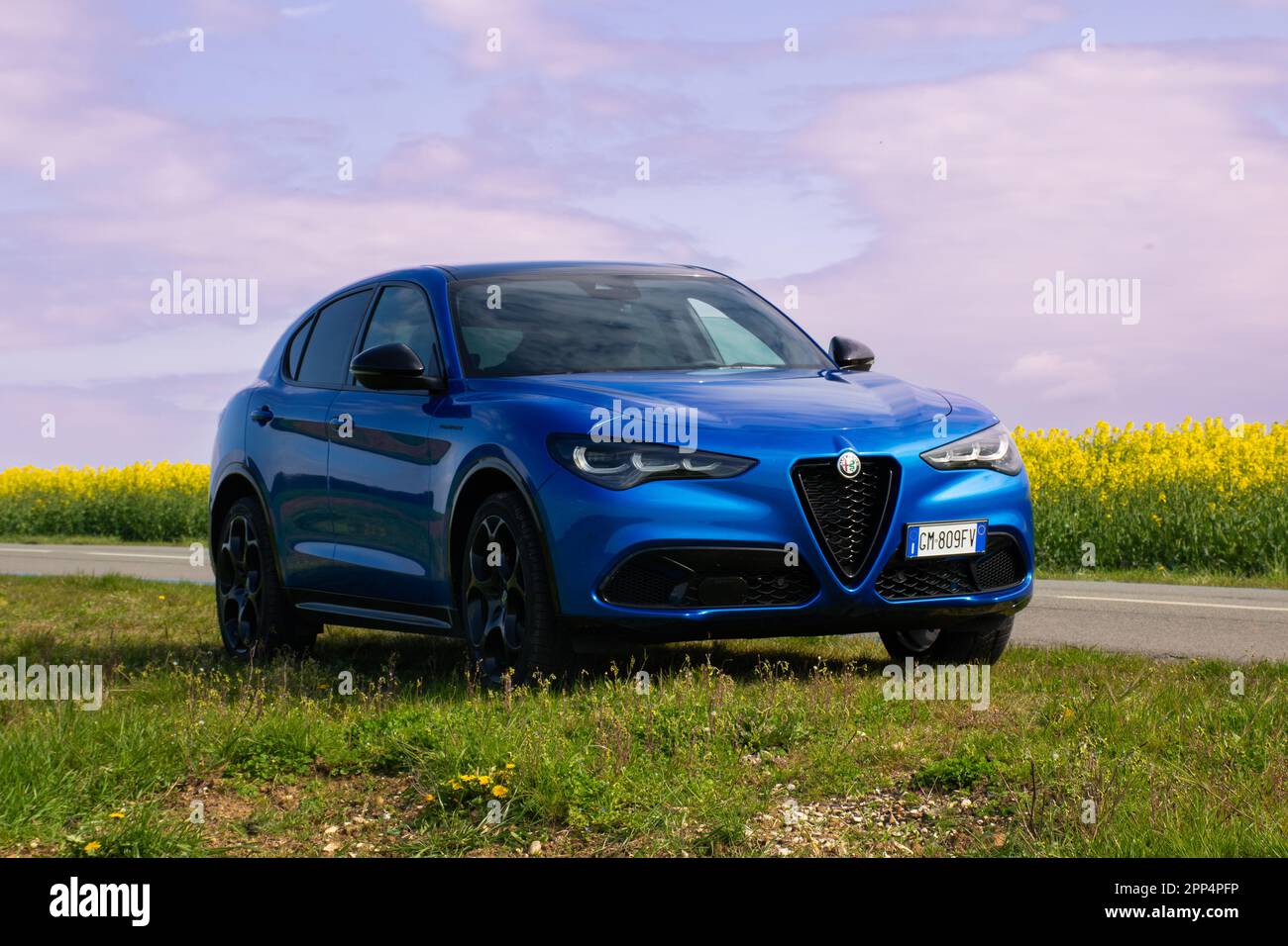 Alfa Romeo Stelvio Q4 280 AT8 Competizione Stock Photo - Alamy