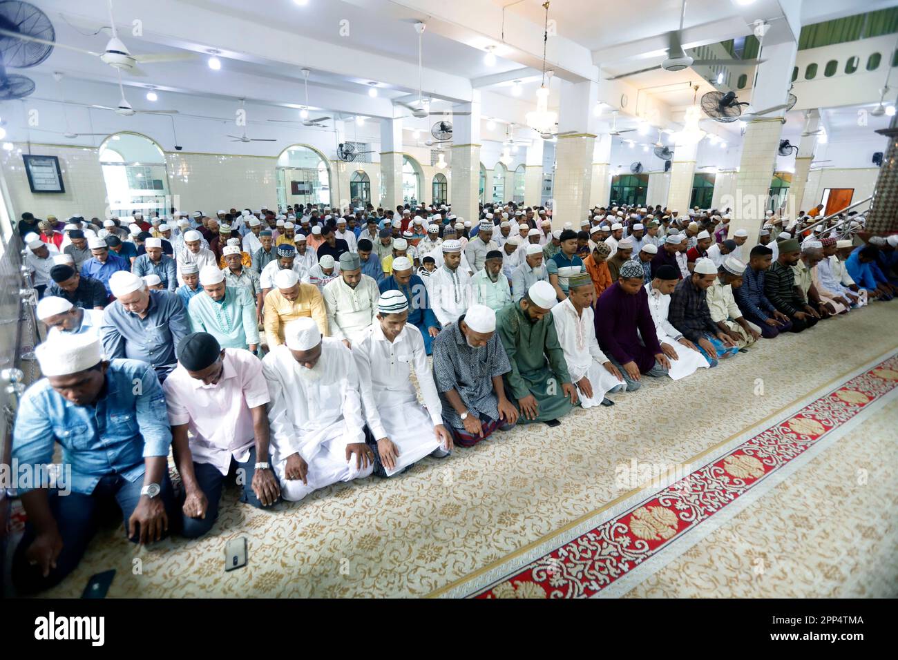 Colombo, Sri Lanka. 22nd Apr, 2023. Muslims gather to offer Eid al-Fitr ...