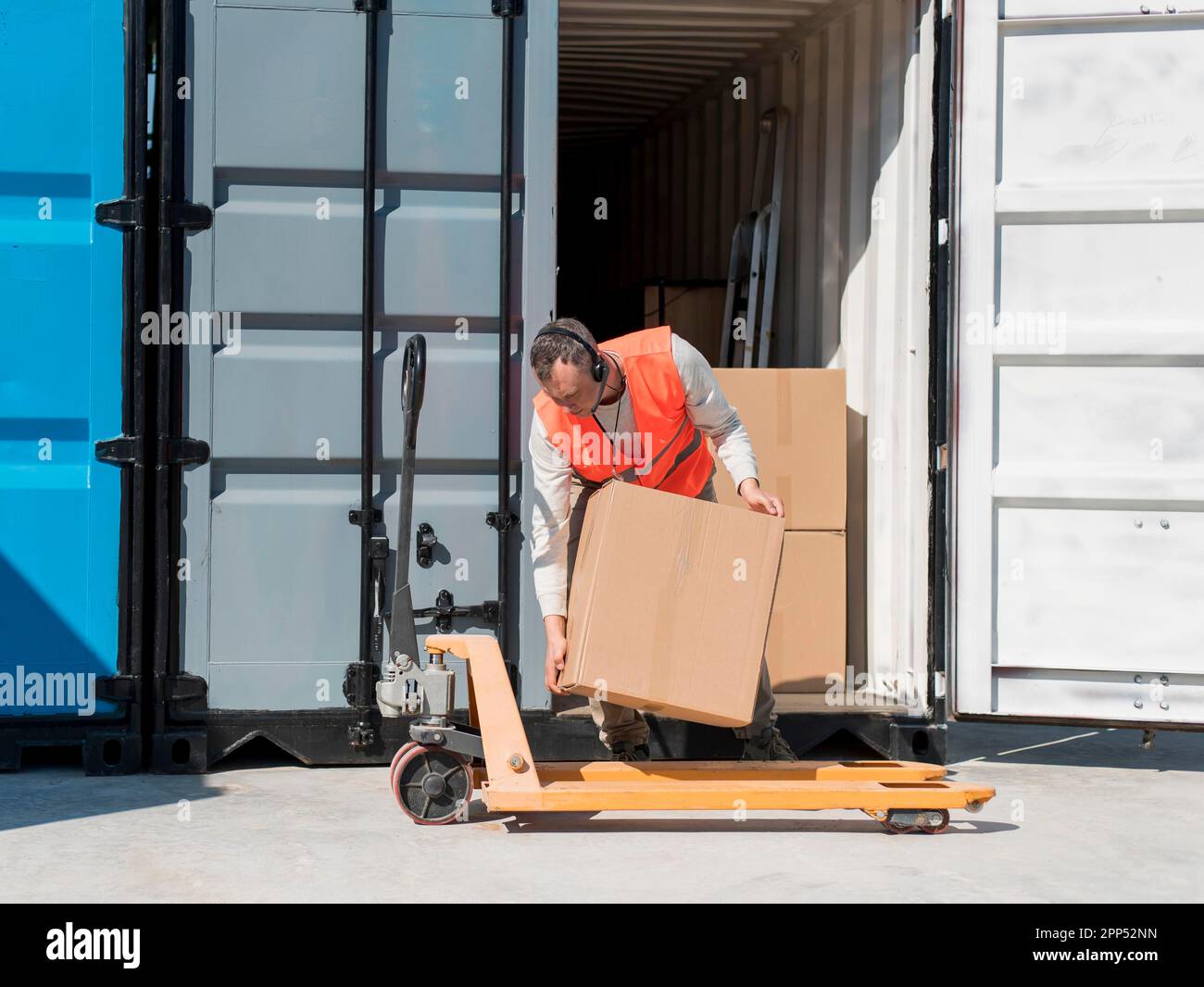 Animal for load carry hi-res stock photography and images - Alamy