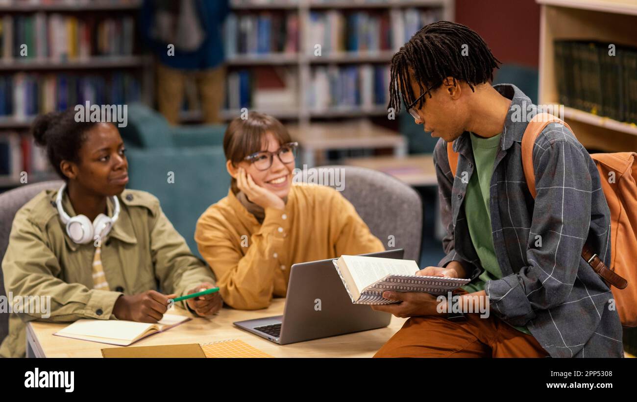 School colleagues hi-res stock photography and images - Alamy