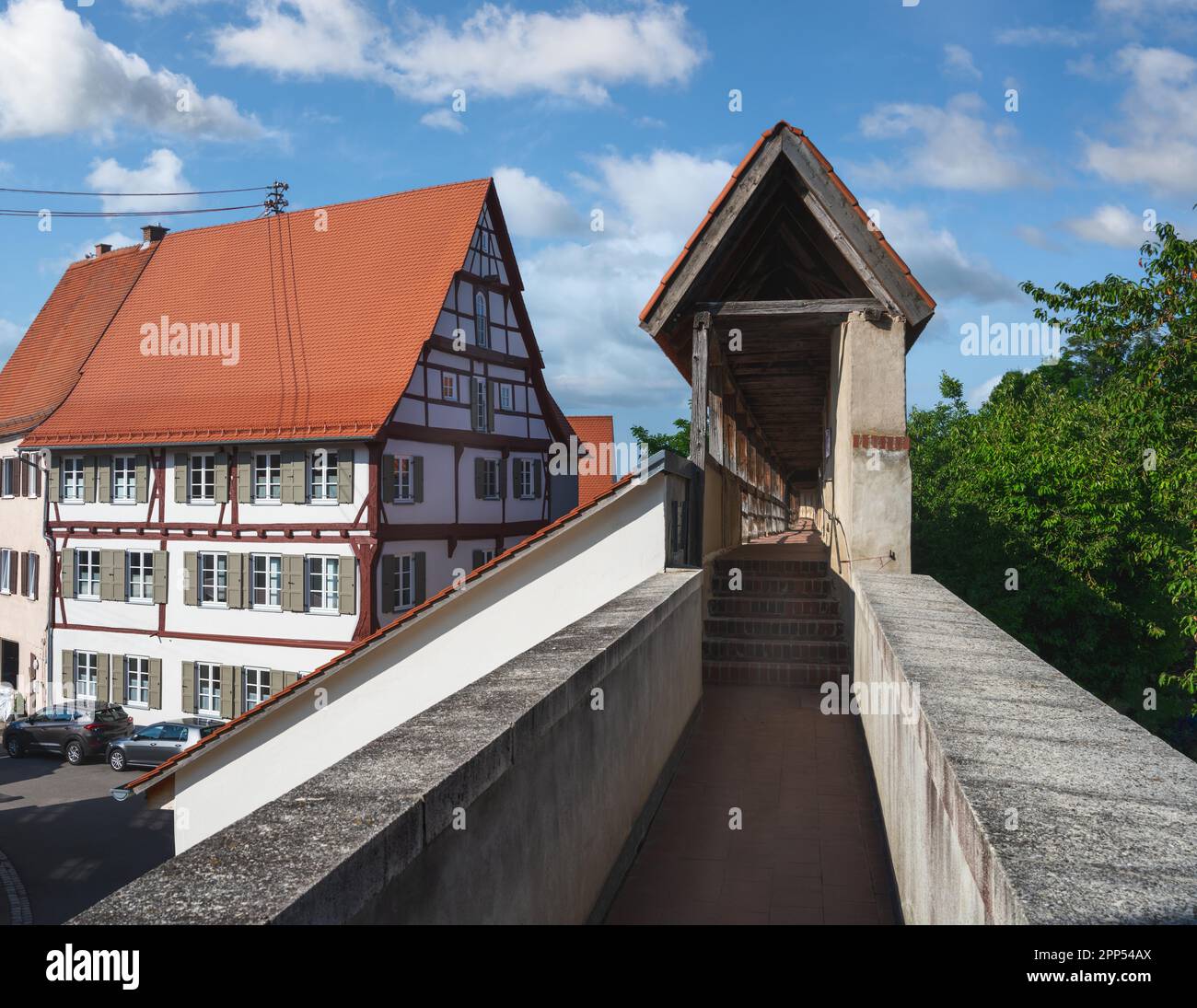 Historic city wall of Noerdlingen (Bavaria) (Germany Stock Photo - Alamy