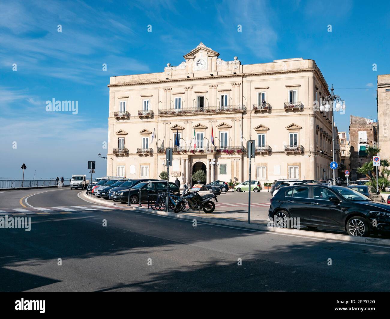 Taranto town hall hi-res stock photography and images - Alamy