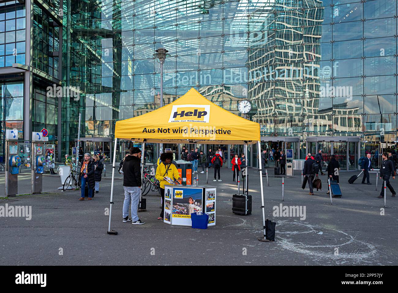 Help Self-Help Information Stand, Central Station, Berlin, Germany ...