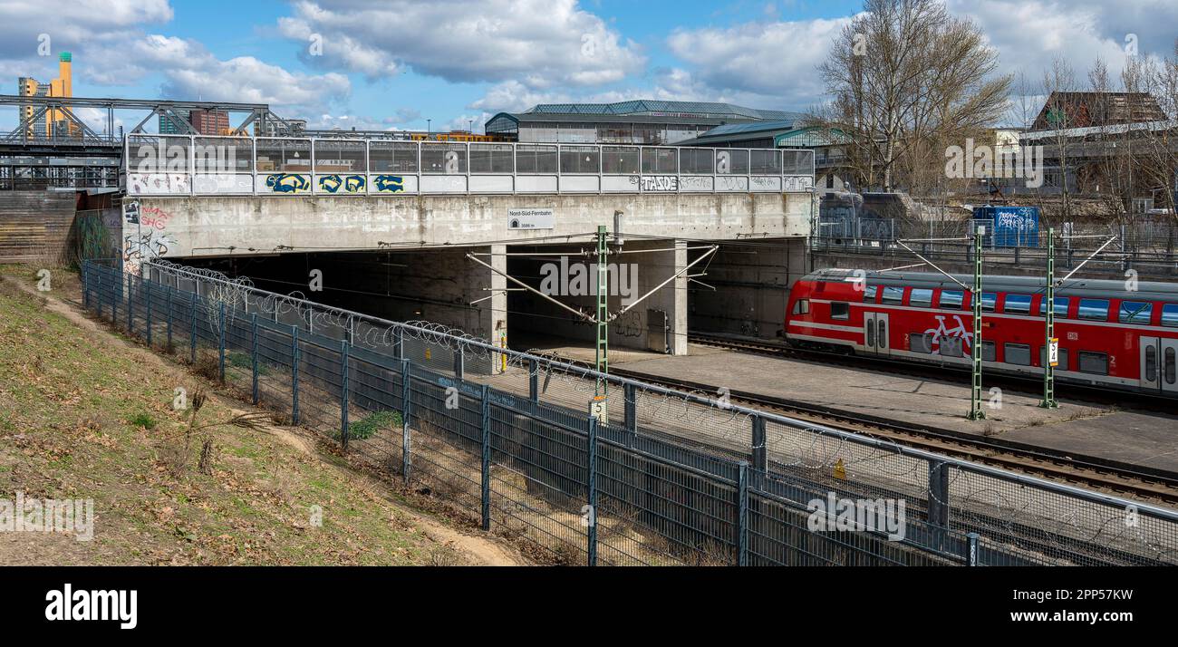 Bridge in tiergarten berlin in hi-res stock photography and images - Alamy