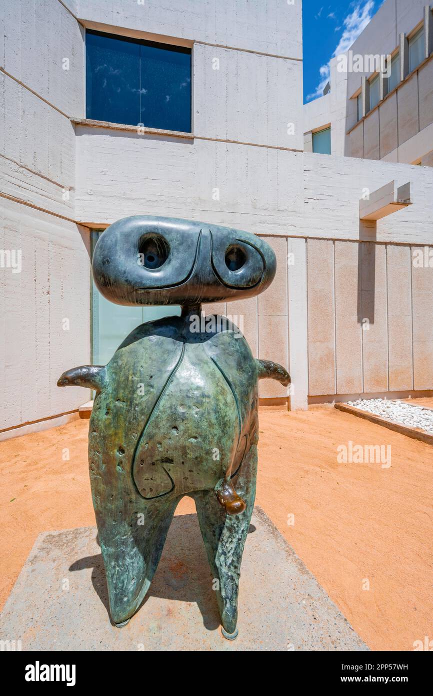 Joan miro sculpture statue hi-res stock photography and images - Alamy