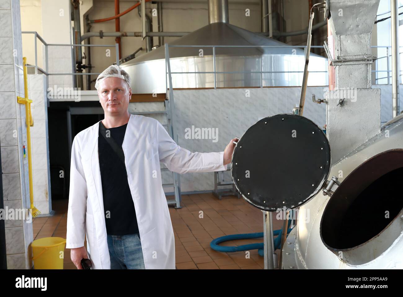 Technologist beer hi-res stock photography and images - Alamy