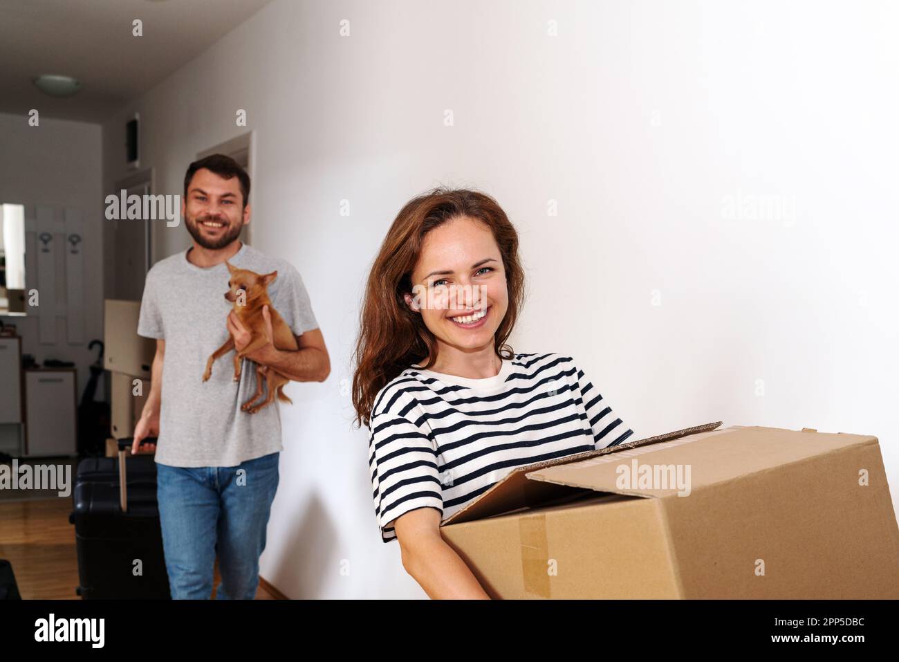 Moving to a new house hi-res stock photography and images - Alamy