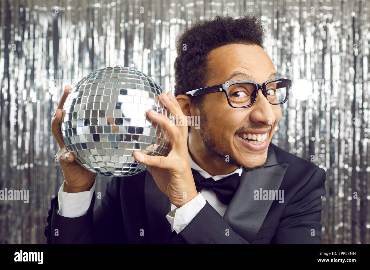 Man entertainer hi-res stock photography and images - Alamy