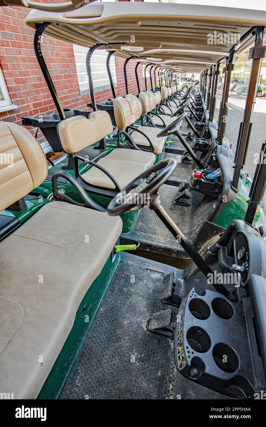Golf buggy hire hi-res stock photography and images - Alamy