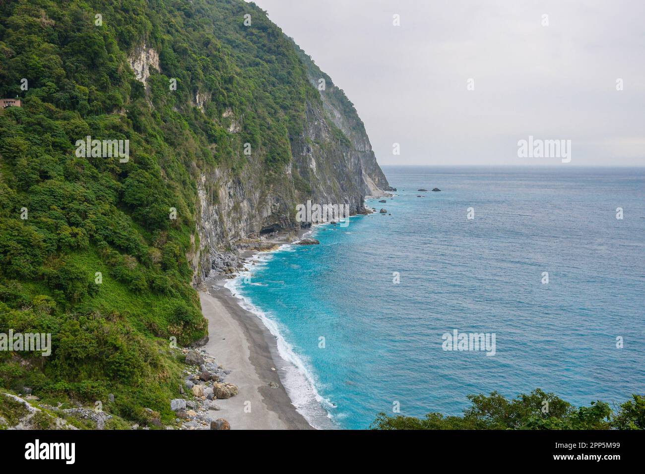 Ch'ing-shui Cliff (Qingshui Cliff) scenic area and coastal cliffs in ...