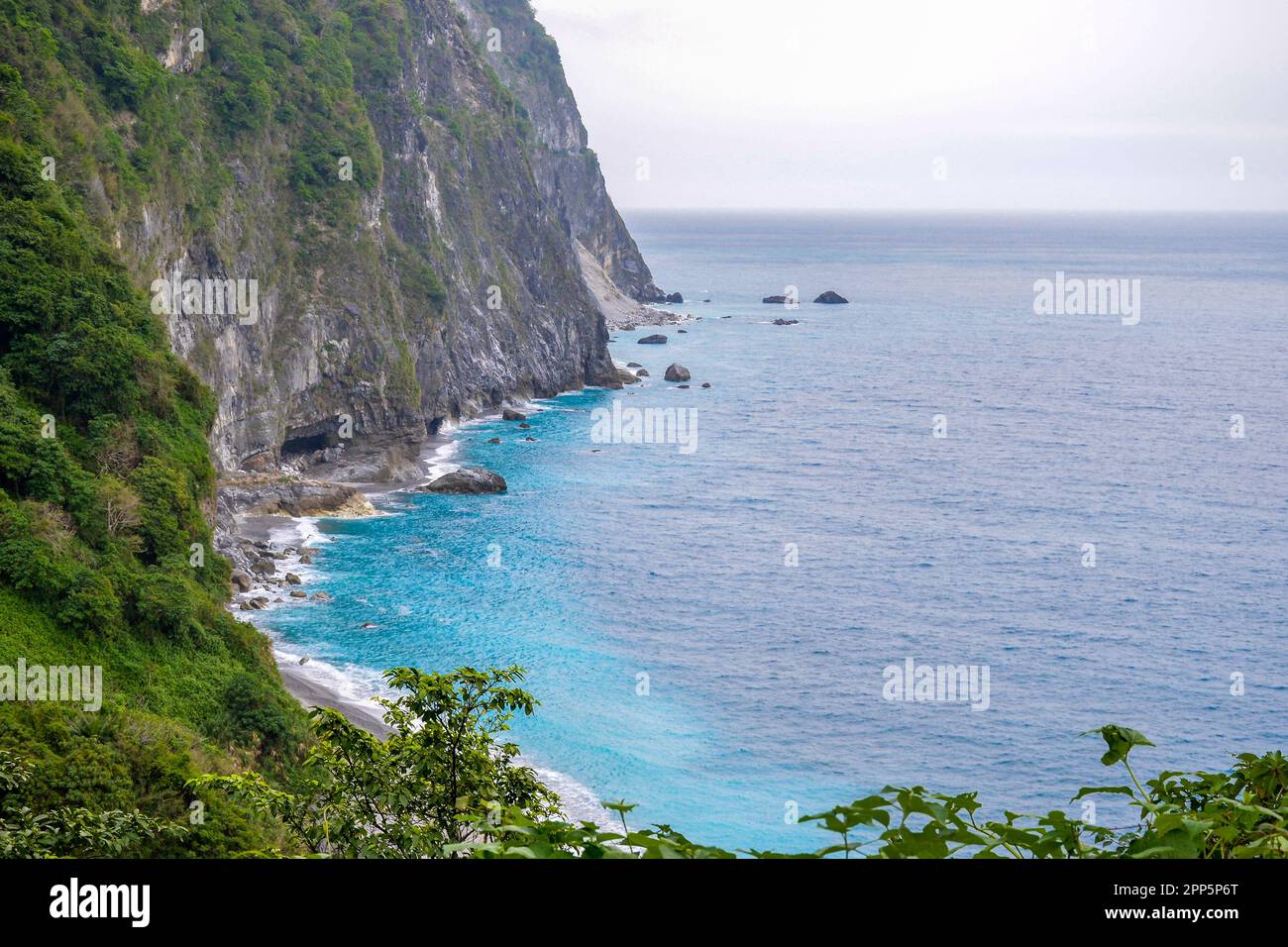 Ch'ing-shui Cliff (Qingshui Cliff) scenic area and coastal cliffs in ...