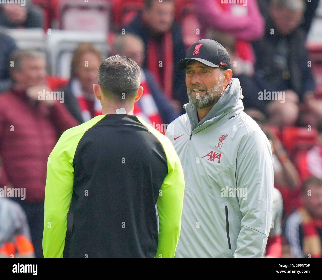 Jurgen Klopp manager of Liverpool speaks with Referee Michael Oliver ...