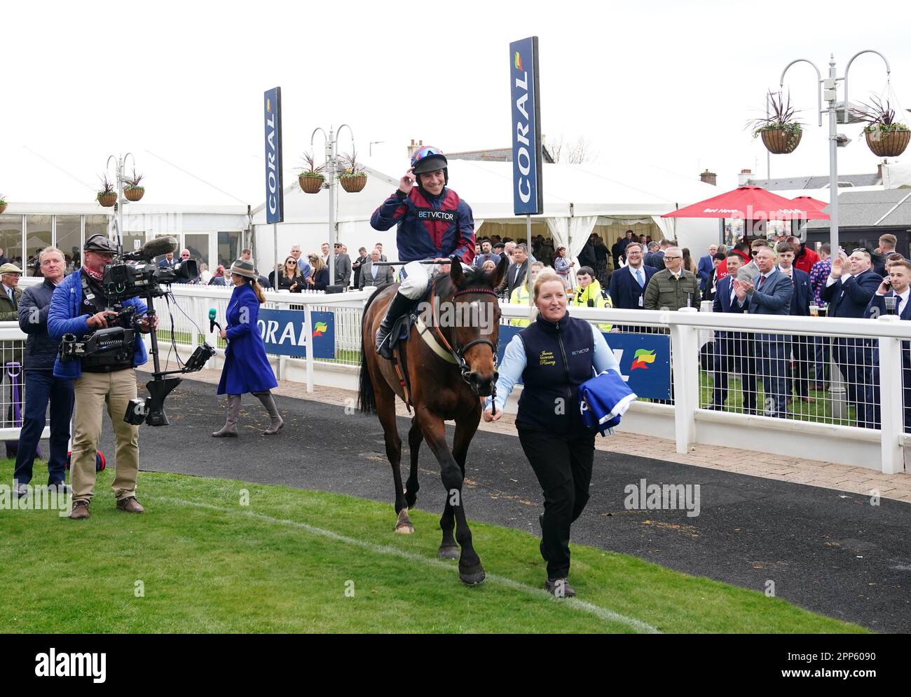 Datsalrightgino horse racing hi-res stock photography and images - Alamy