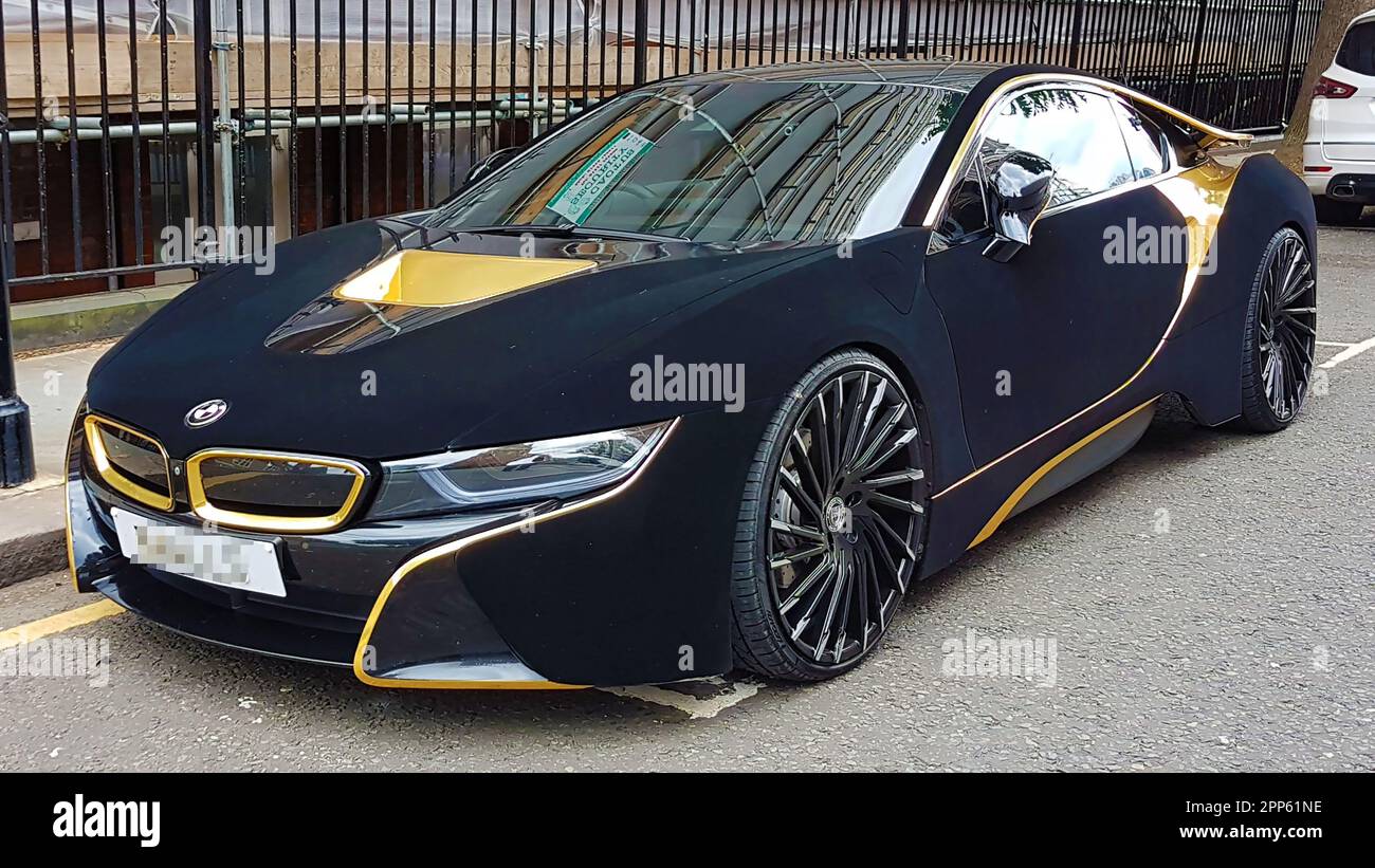 Gold alloy wheels hi-res stock photography and images - Alamy