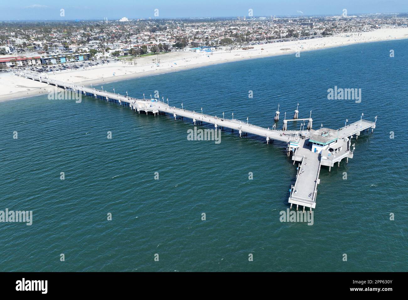 An aerial view belmont veterans memorial pier hi-res stock photography ...