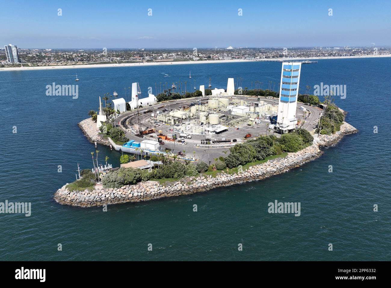 An aerial view thums oil island white hi-res stock photography and ...