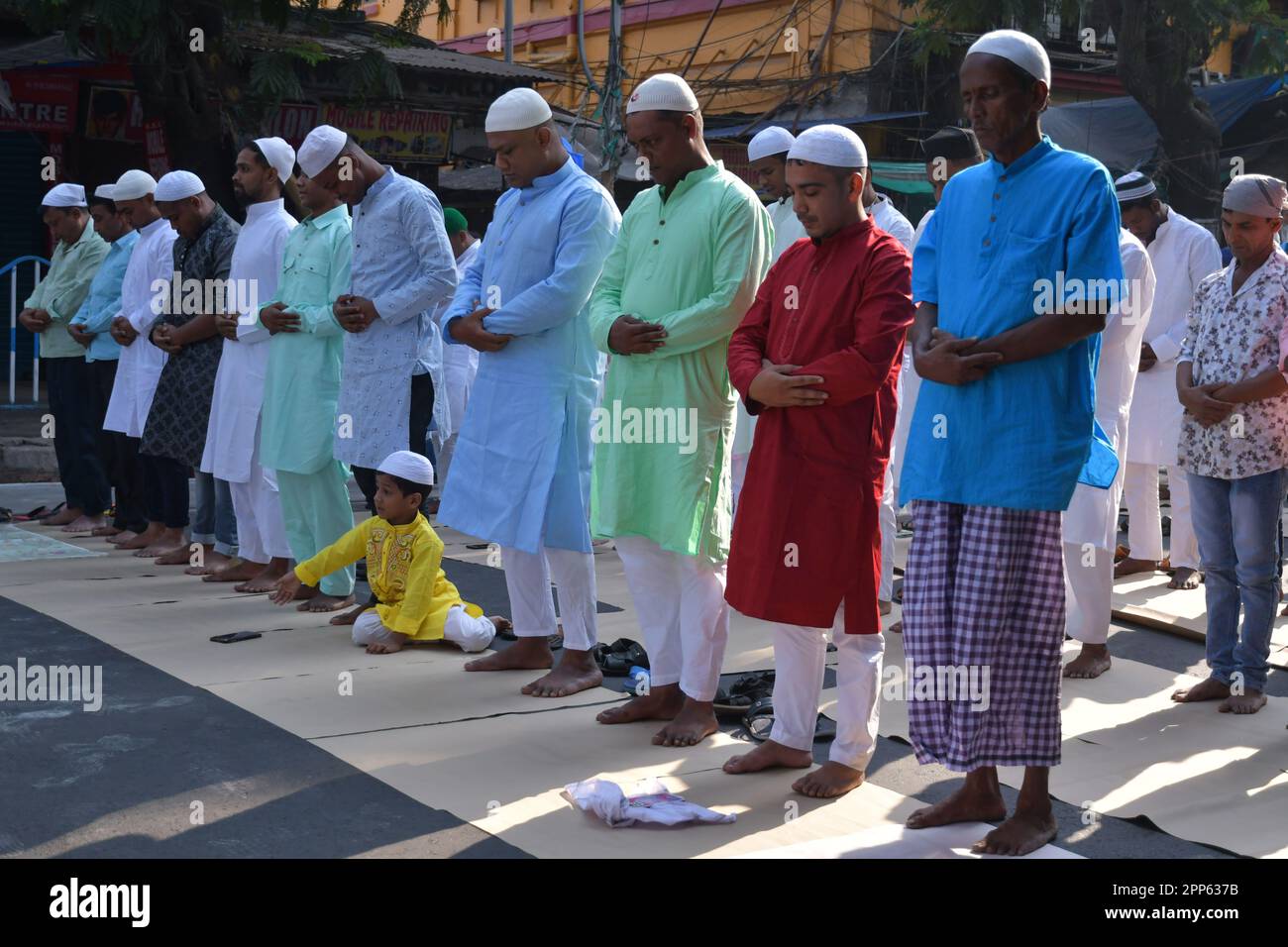 Kolkata, India. 22nd Apr, 2023. Muslim community people of Kolkata ...