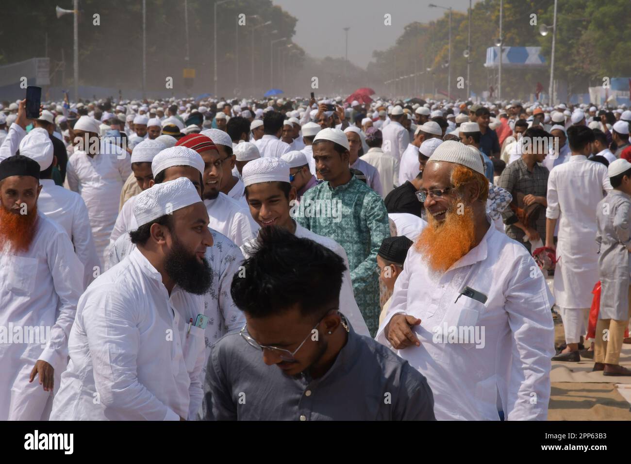 Kolkata, India. 22nd Apr, 2023. Muslim community people of Kolkata ...