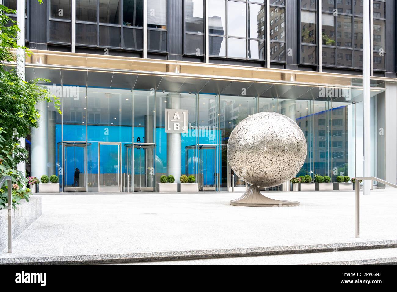 Alliancebernstein logo hi-res stock photography and images - Alamy