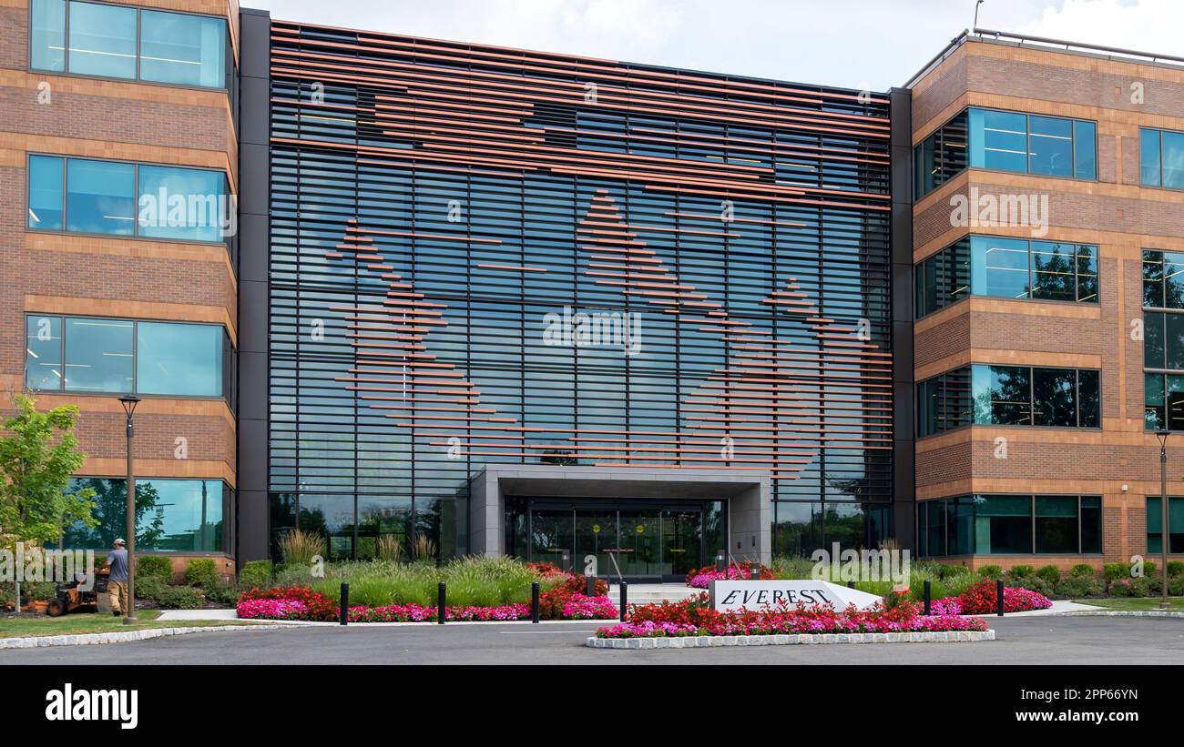 Everest re logo hi-res stock photography and images - Alamy