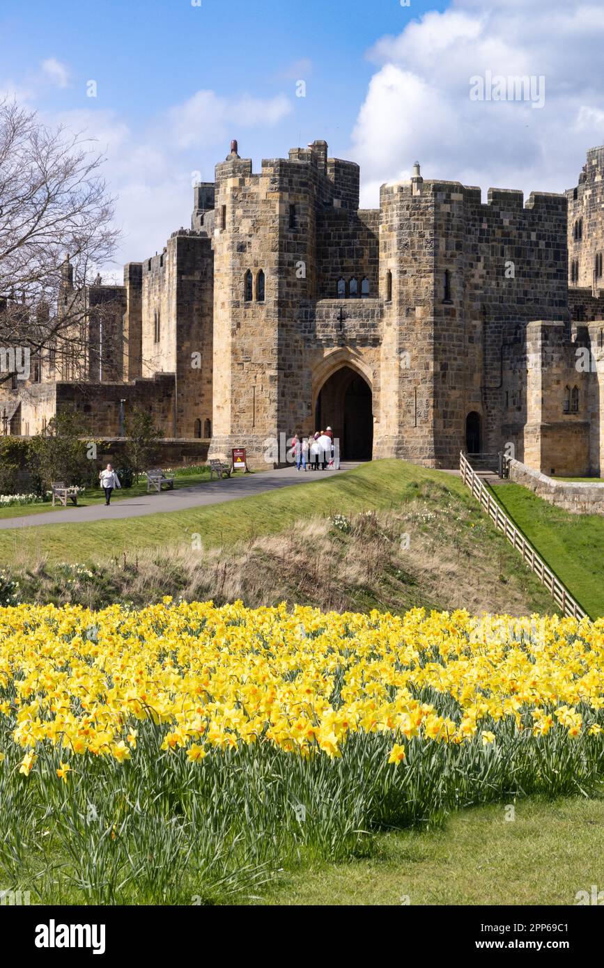 12th century castle hi-res stock photography and images - Alamy