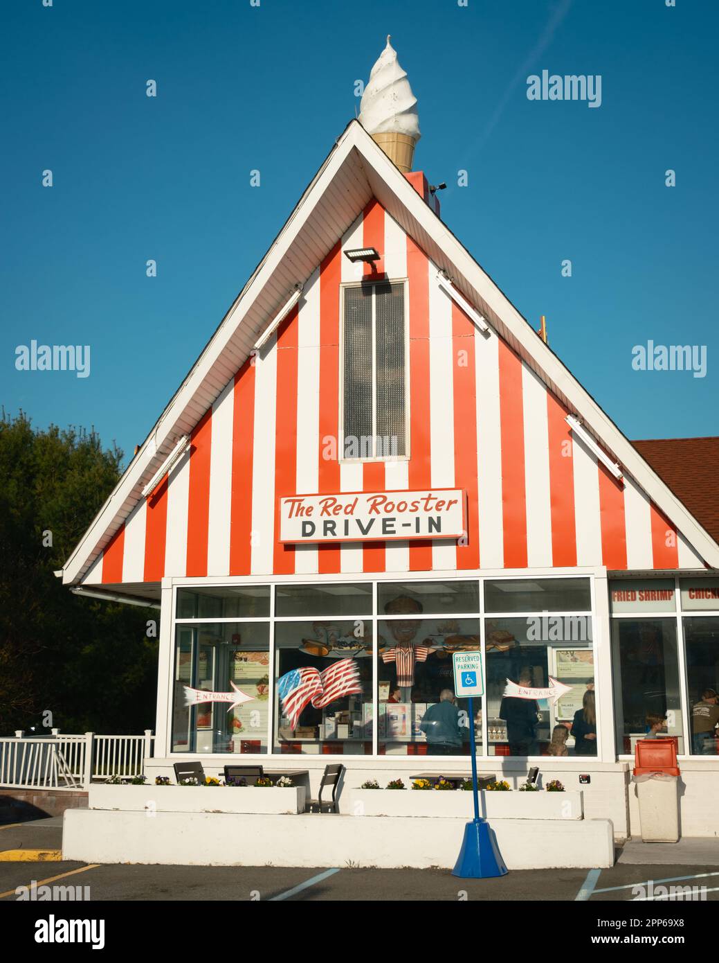 Red Rooster Drive-In vintage facade and sign, Brewster, New York Stock ...