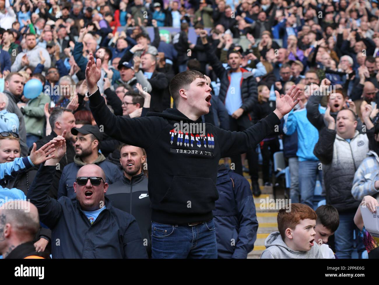 Coventry City fans celebrate during the Sky Bet Championship match at ...