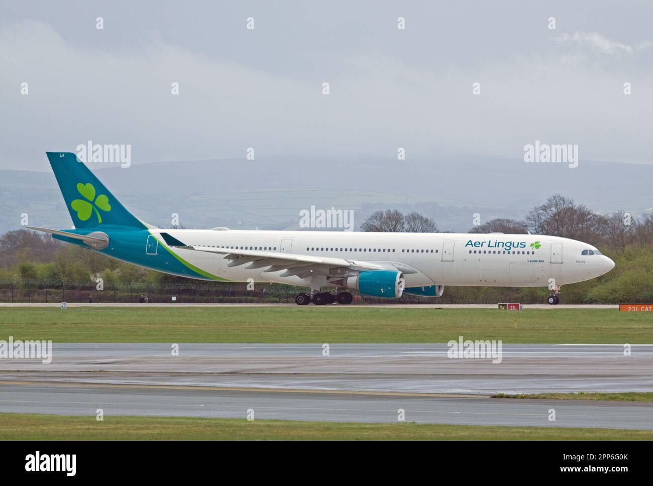 G-EILA, Aer Lingus UK, Airbus A330-302 Stock Photo - Alamy
