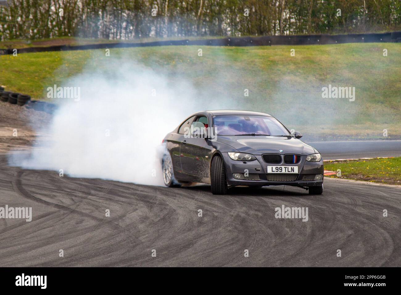 Drift tyres smoke hi-res stock photography and images - Alamy