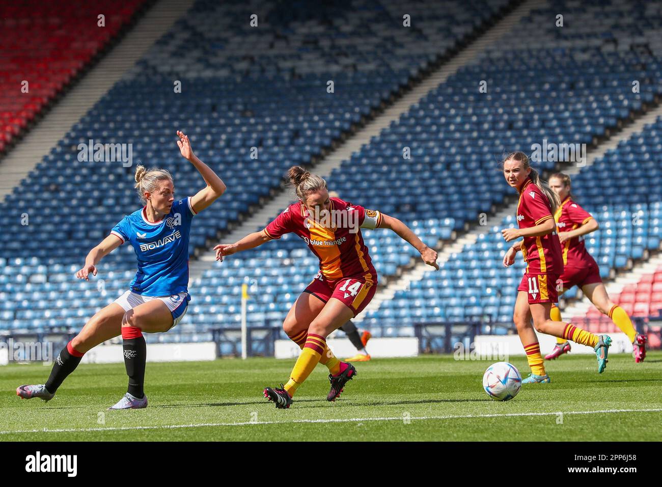 Hannah davidson hi-res stock photography and images - Alamy