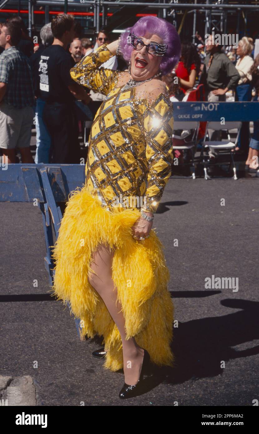 **FILE PHOTO** Dame Edna Has Passed Away. Barry Humphries, aka Dame ...