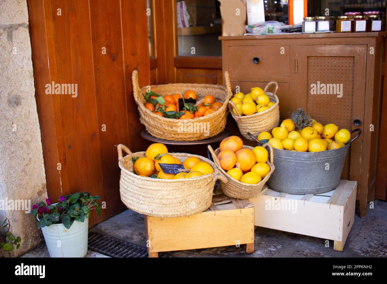 Publicidad hi-res stock photography and images - Alamy