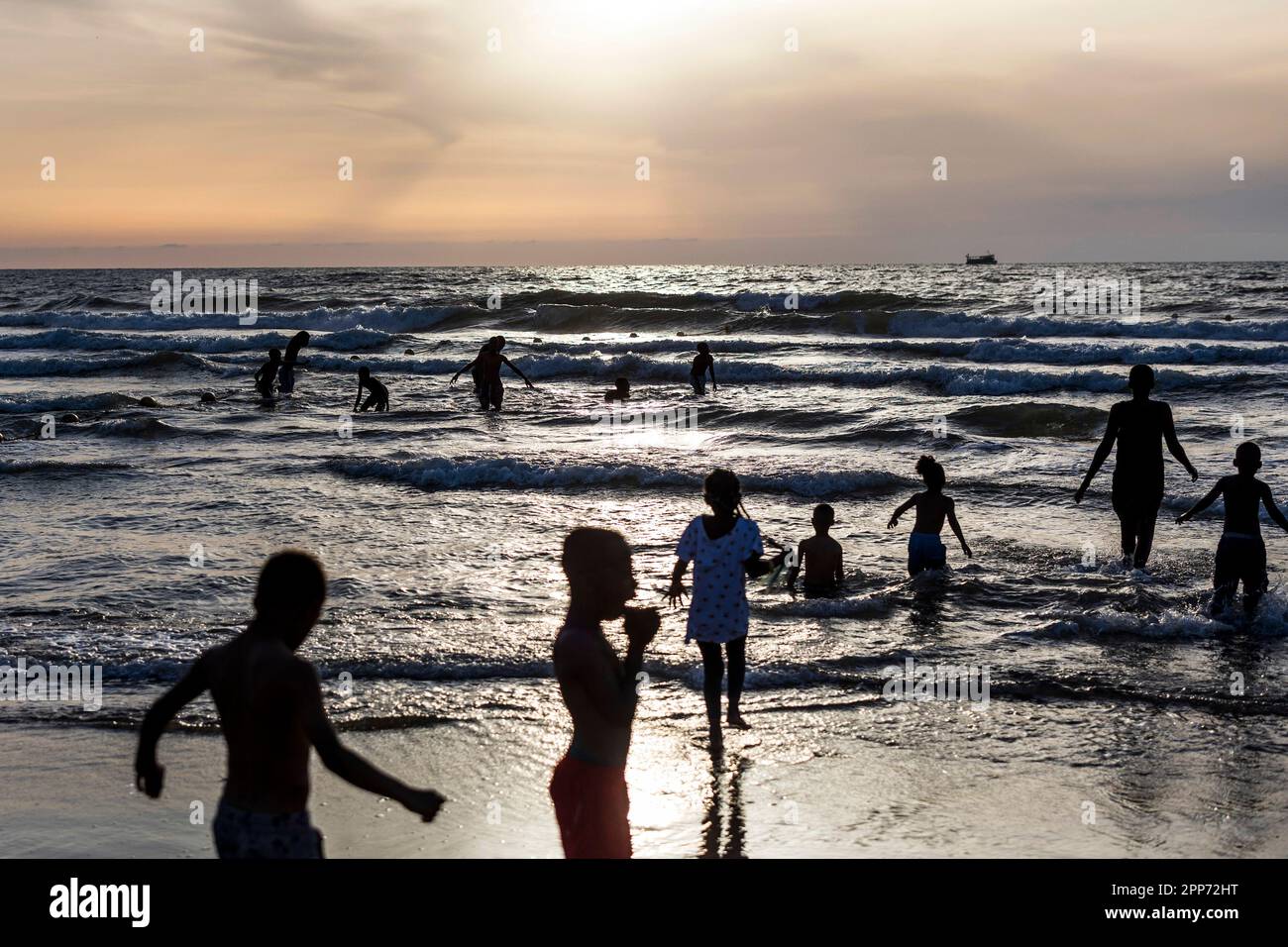 Tel Aviv, Israel. 22nd Apr, 2023. Children play on the Jaffo beach ...