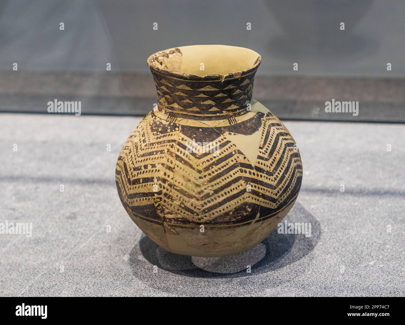 Ancient clay jug close hi-res stock photography and images - Alamy