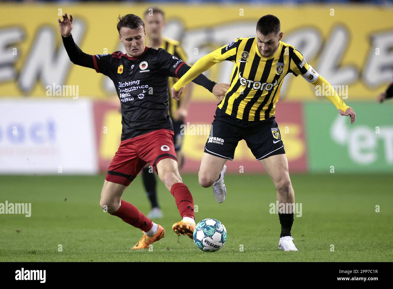 ARNHEM - (lr) Peer Koopmeiners of sbv Excelsior, Matus Bero of Vitesse ...