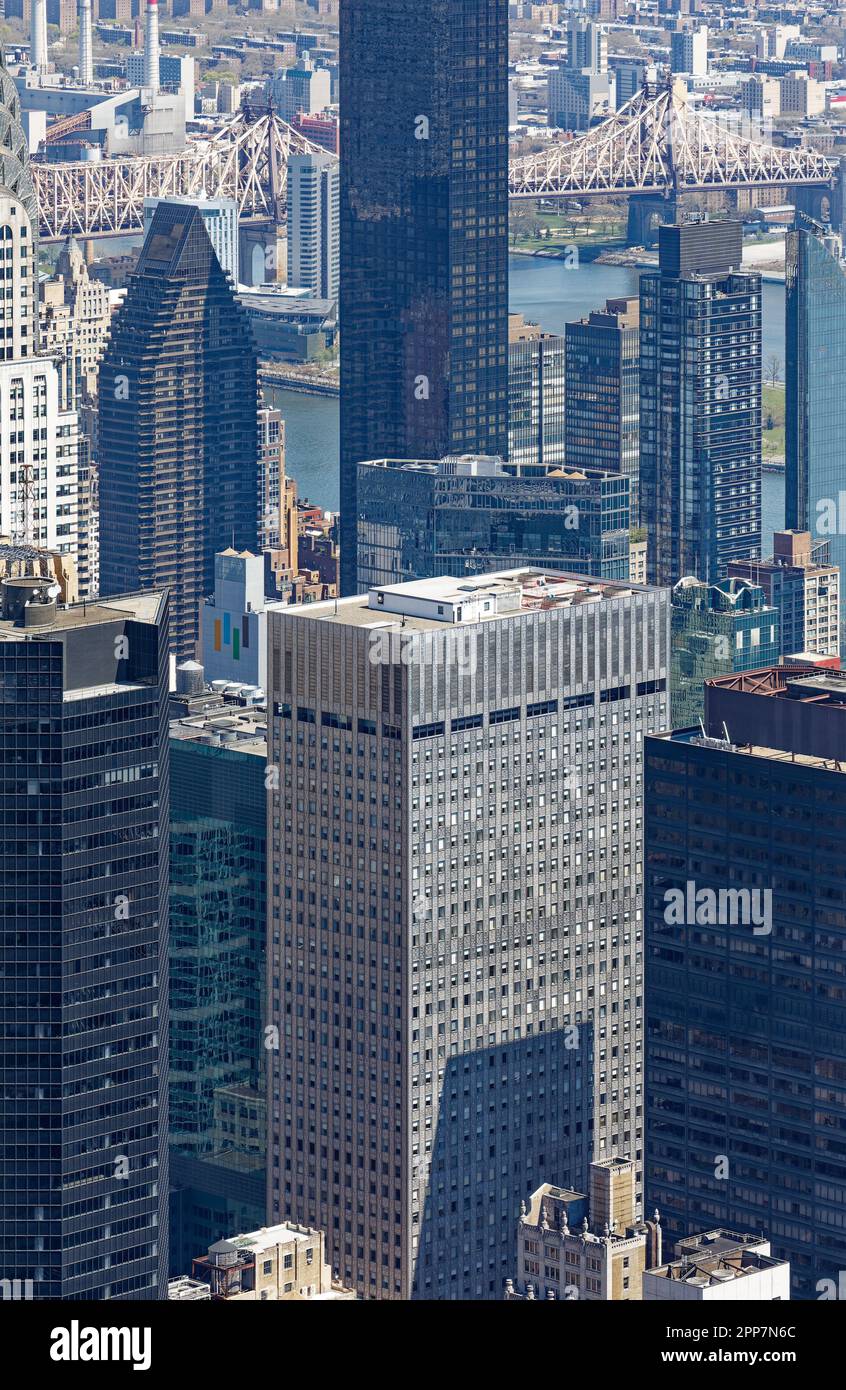 New York’s Socony-Mobil Building is clad in embossed stainless steel ...