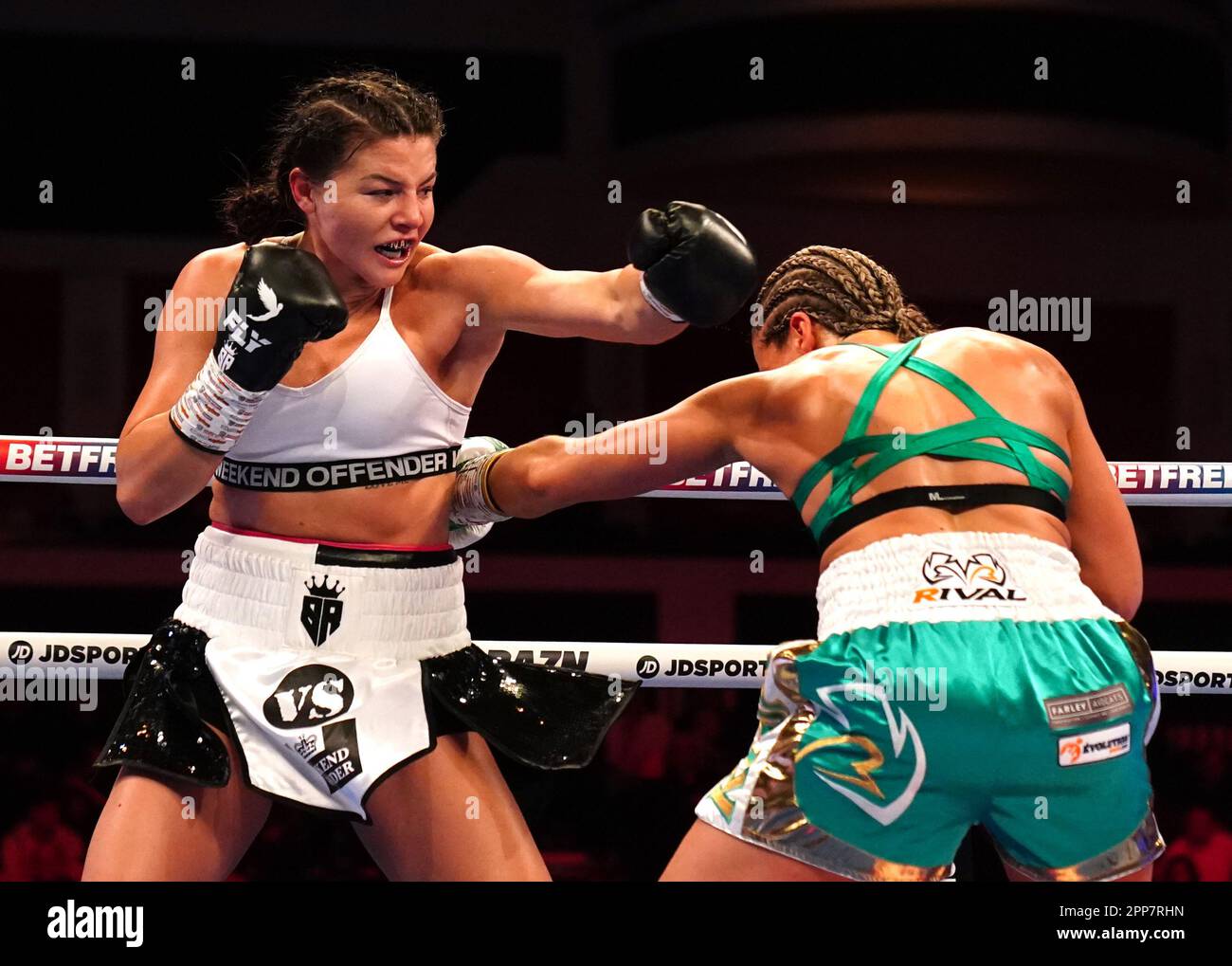 Sandy Ryan (left) and Marie Pier Houle in the WBO World Welter weight ...