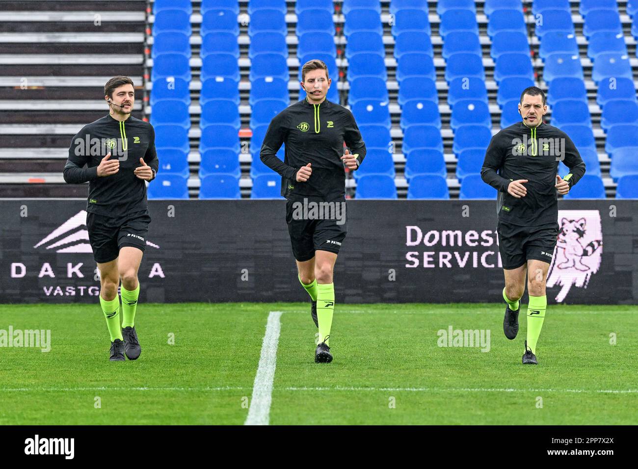 Deinze, Belgium. 22nd Apr, 2023. assistant referee Gianny Seeldraeyers ...