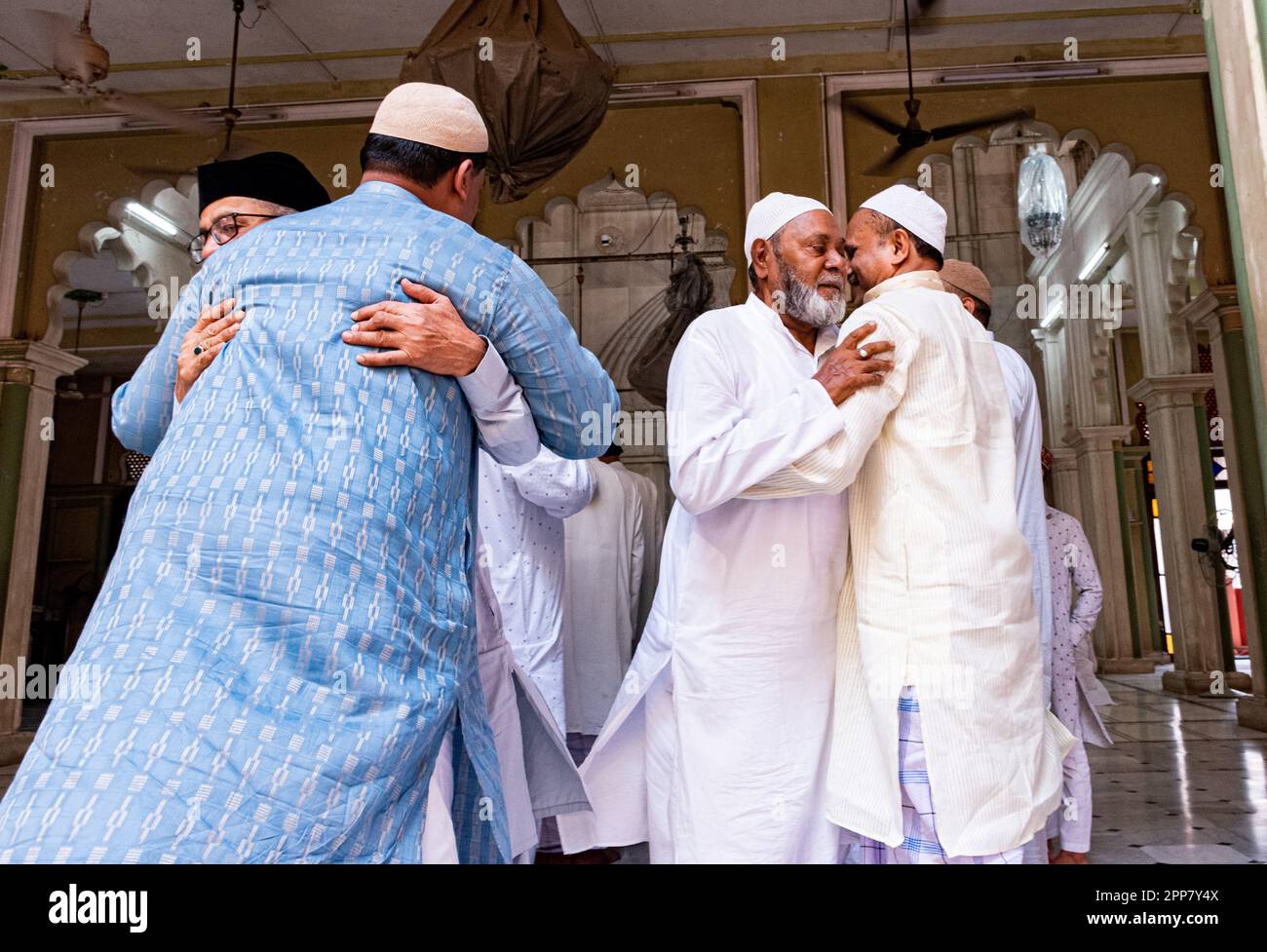 Kolkata, West Bengal, India. 22nd Apr, 2023. Eid al-Fitr Namaz and ...