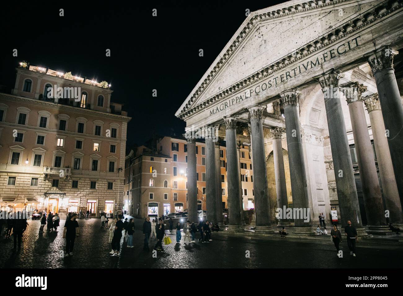 Pantheon illuminated view hi-res stock photography and images - Alamy
