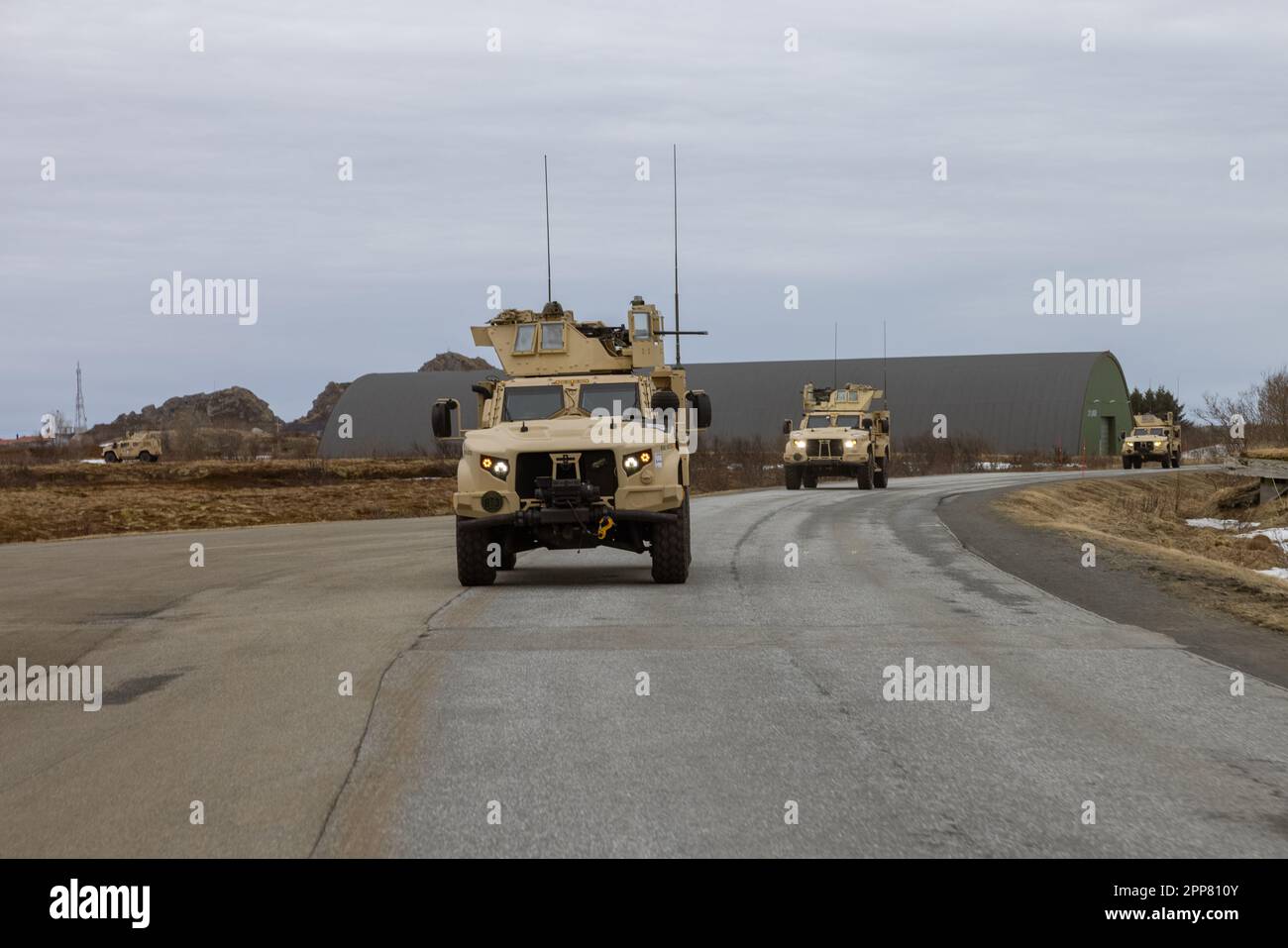 U.S. Marines with Hotel Battery, 2nd Battalion, 10th Marines, 2d Marine ...