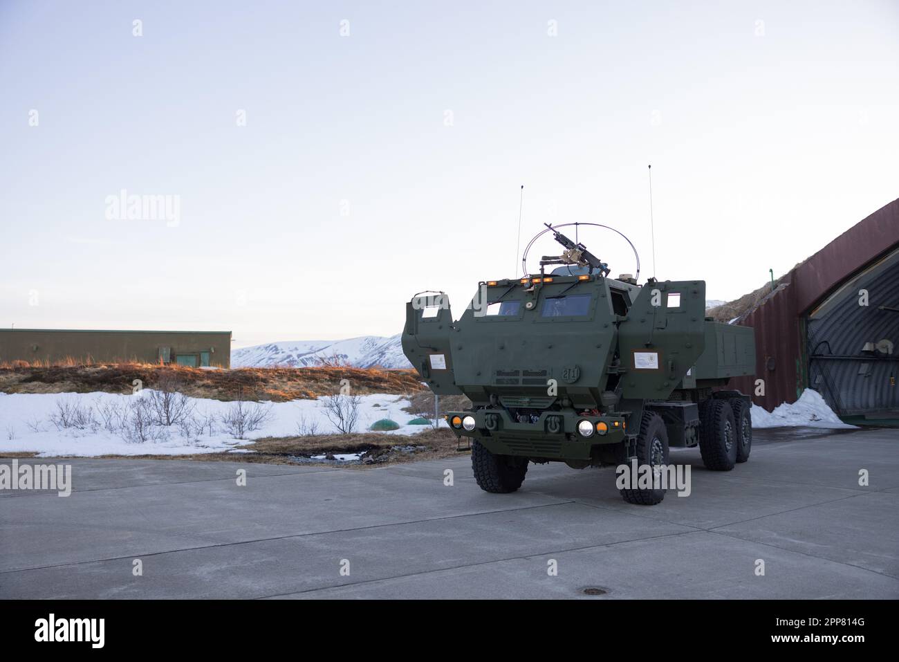 U.S. Marines with Hotel Battery, 2nd Battalion, 10th Marines, 2d Marine ...