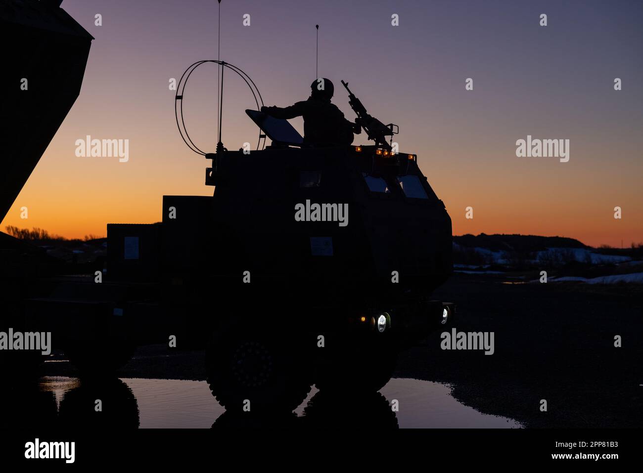 U.S. Marines with Hotel Battery, 2nd Battalion, 10th Marines, 2d Marine ...