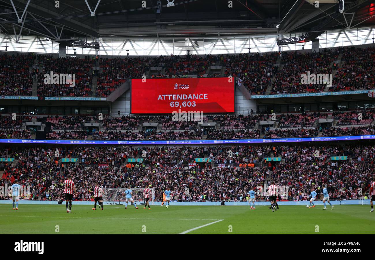 Scoreboard crowd football utd hi-res stock photography and images - Alamy