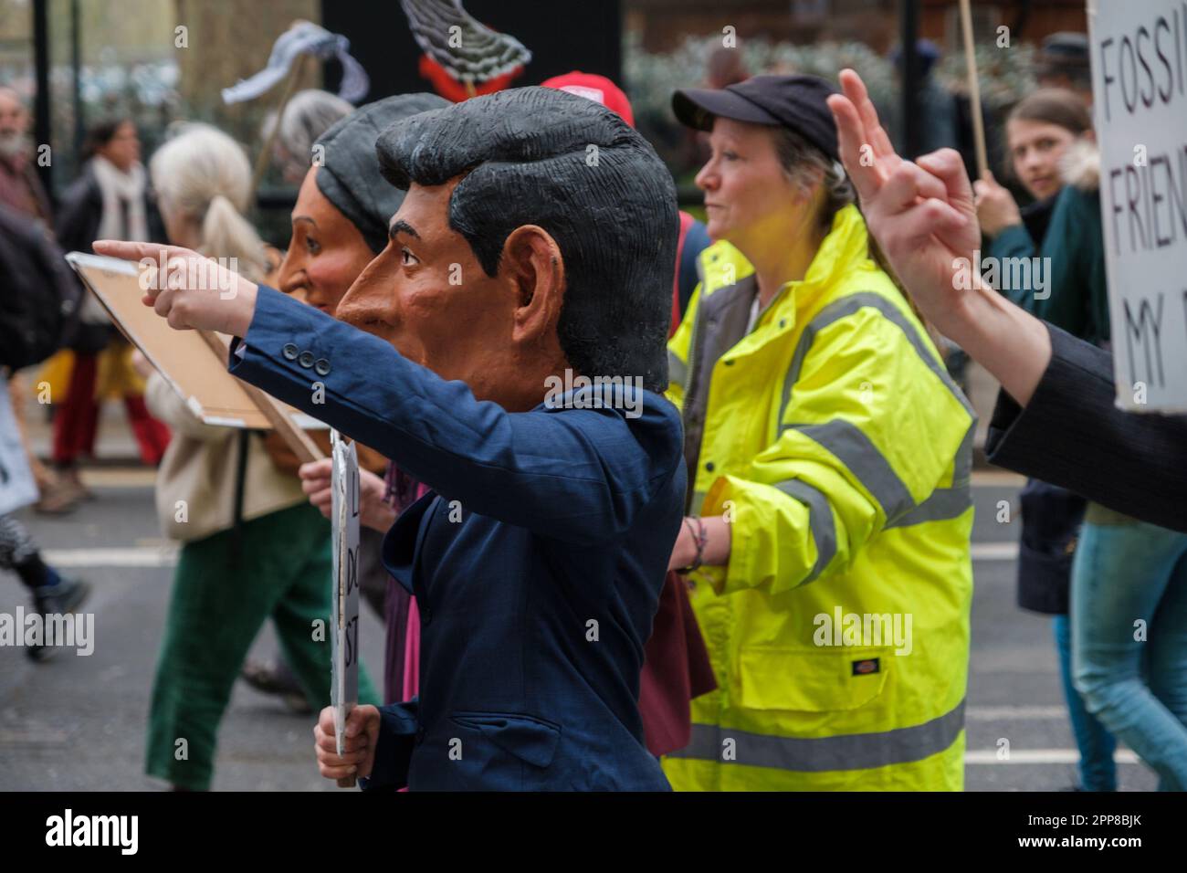 Extinction Rebellion protest continues into the weekend with over ...