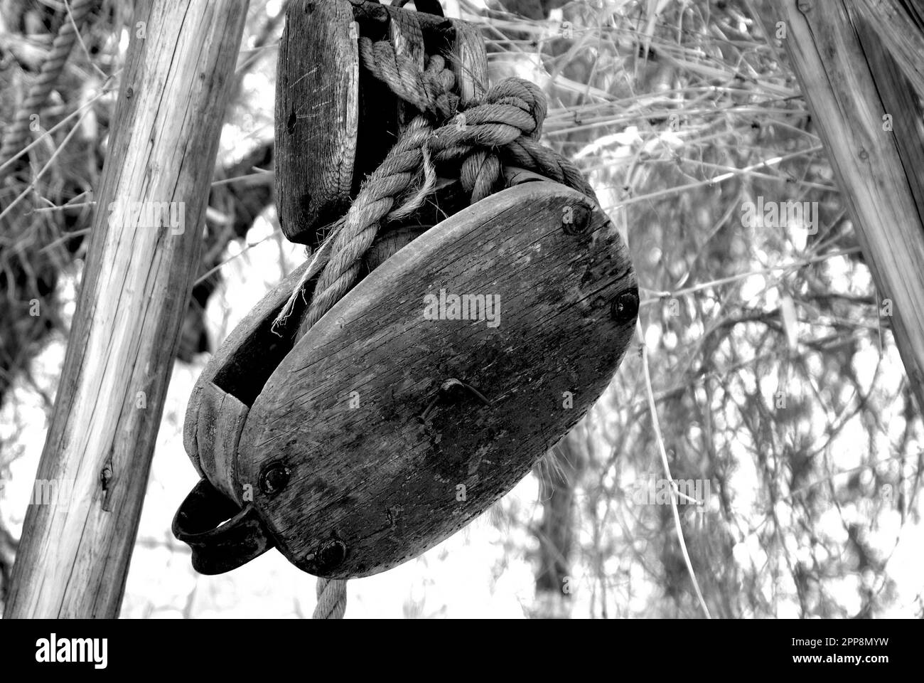 Sheave block Black and White Stock Photos & Images - Alamy