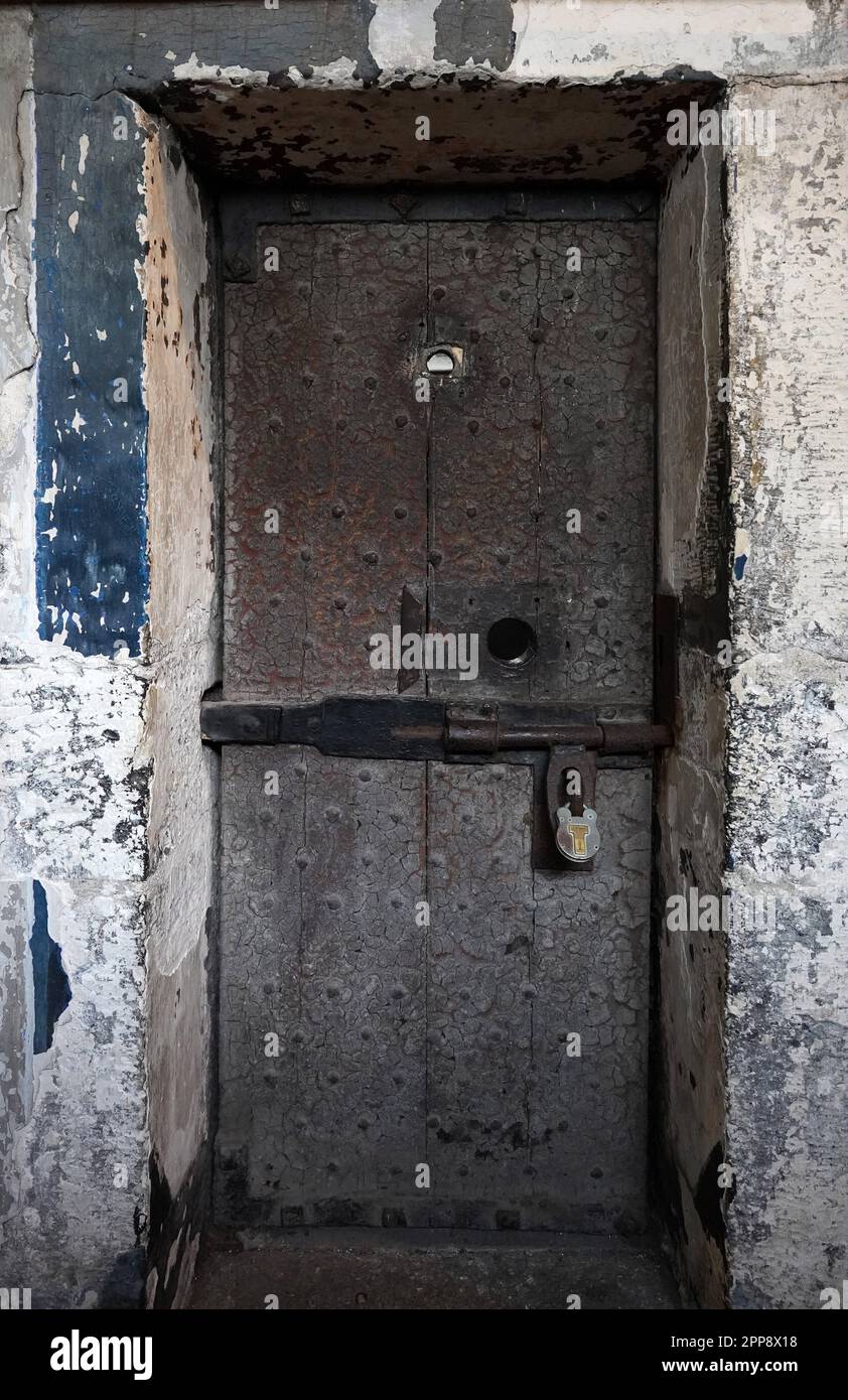 old prison cell door Stock Photo - Alamy