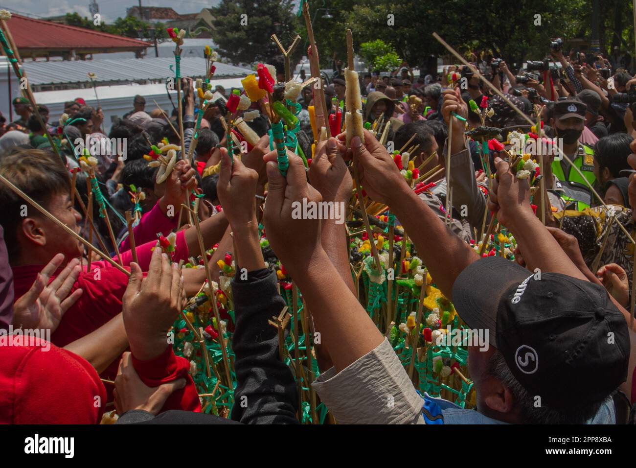Yogyakarta, Indonesia. 22nd Apr, 2023. People scramble to get 'Gunungan ...