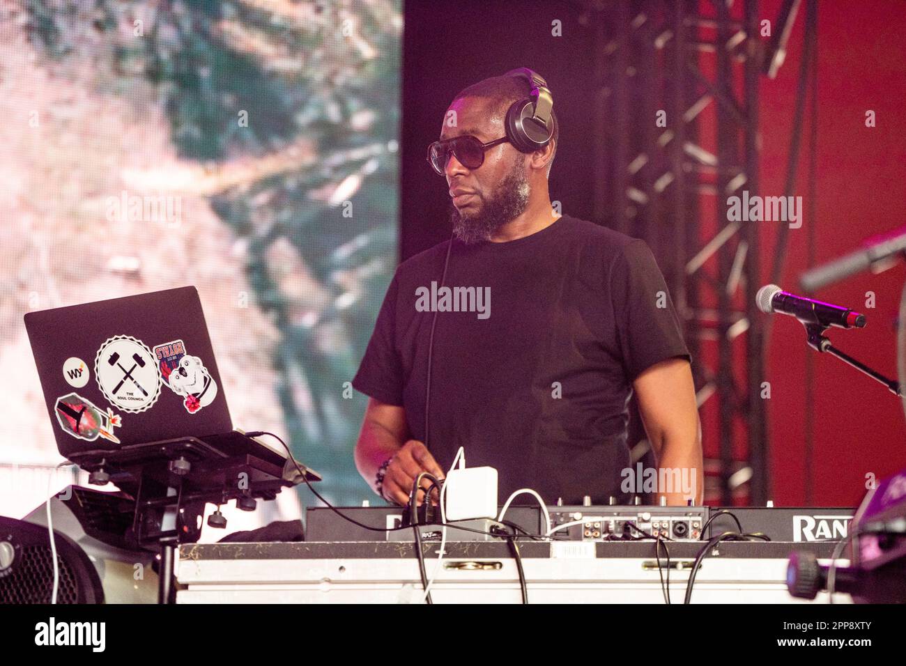 9th Wonder performs with Dinner Party at the Coachella Music and Arts ...