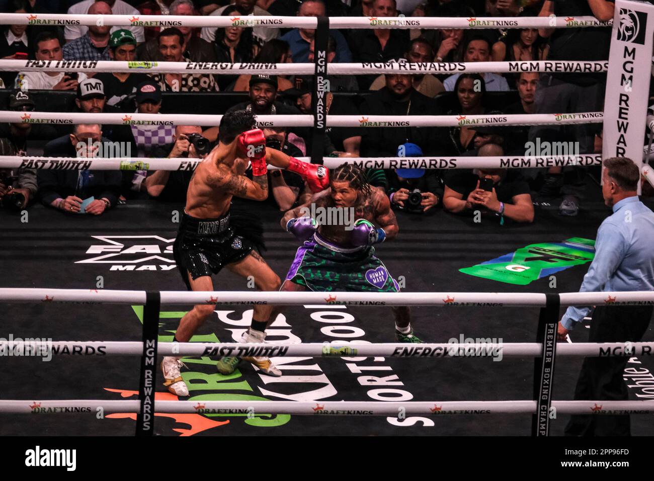 Gervonta davis ryan garcia knockout hi-res stock photography and images ...